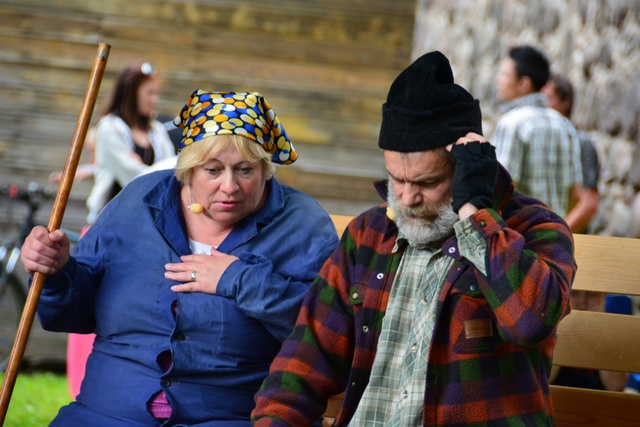 Foto: Iestudējums "Bomzis" Valmieras Pilsdrupu estrādē - Valmieras Ziņas