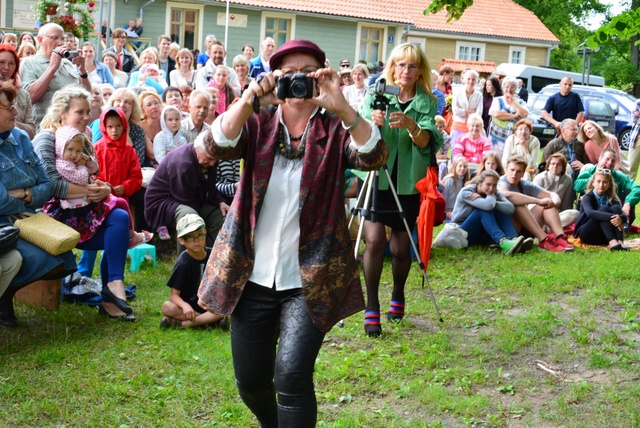 Foto: Iestudējums "Bomzis" Valmieras Pilsdrupu estrādē - Valmieras Ziņas